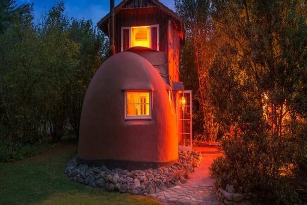 10 Unusual South Island Getaways For A Cosy Summer Escape