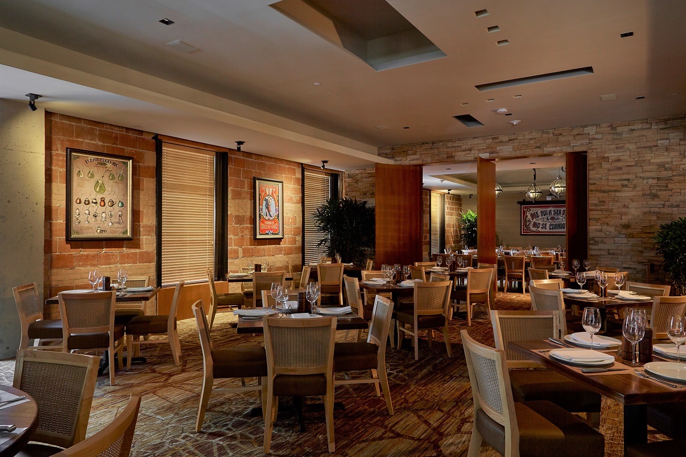 9 Sizzling Steakhouses In Dallas With The Juiciest Steaks