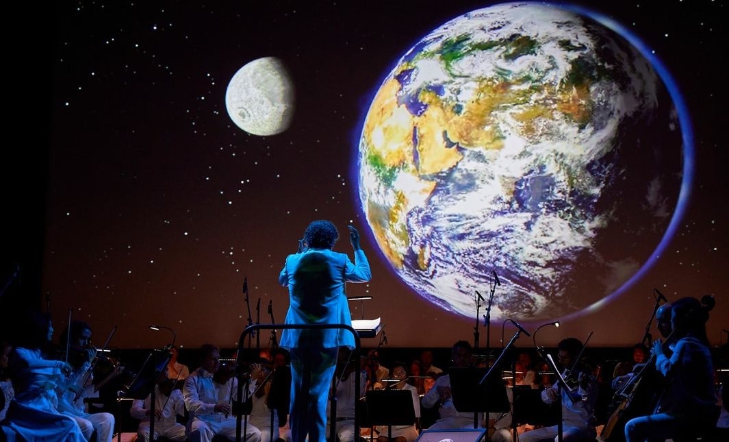 Watch E.T. With A Live Score From Dallas Symphony Orchestra
