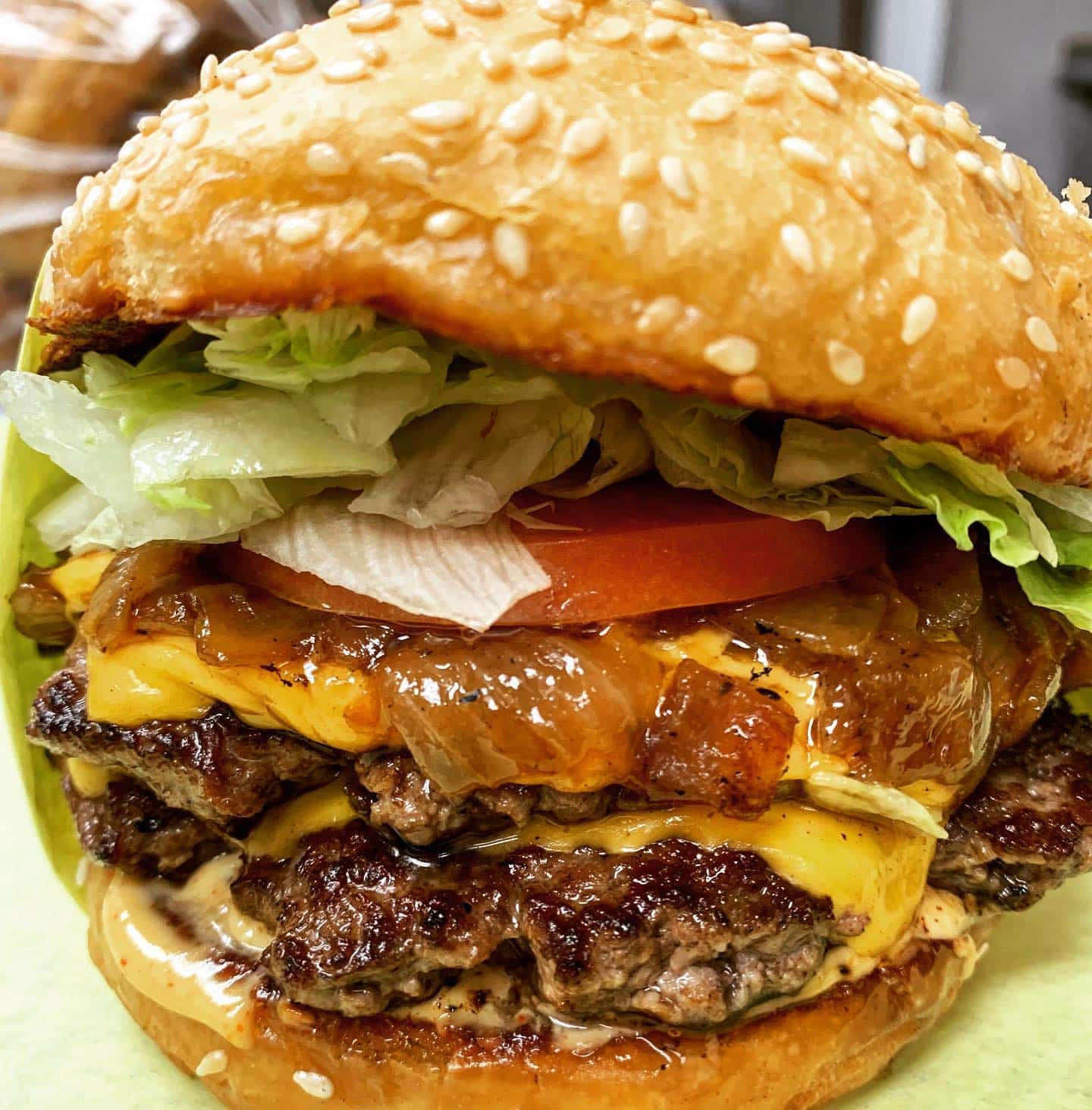 9 Brilliant Burger Joints In Dallas That Are Bun-Believable