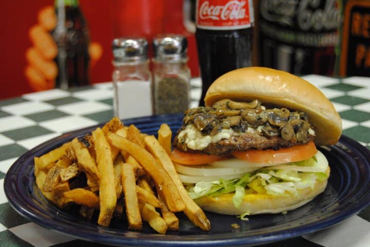 9 Brilliant Burger Joints In Dallas That Are Bun-Believable