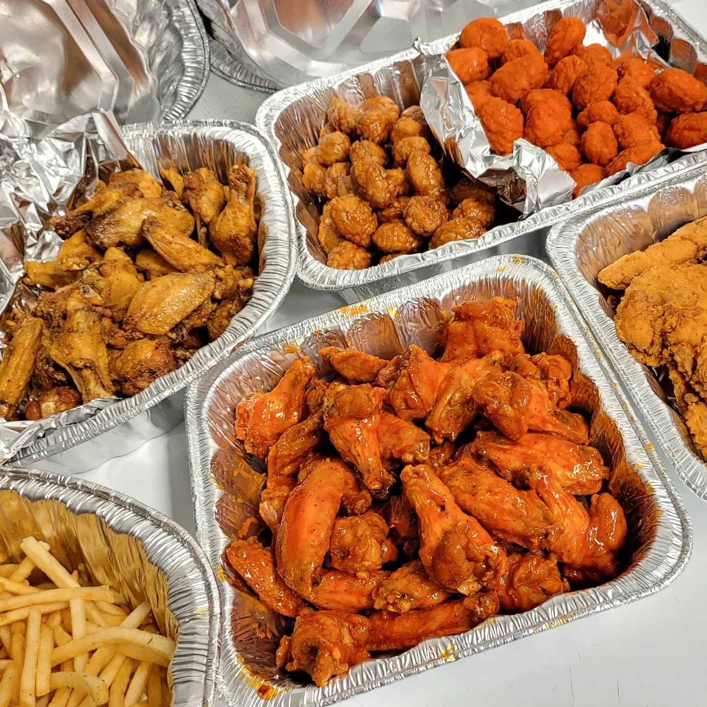 7 Finger-Lickin' Spots For Mouth-Watering Chicken Wings In Dallas