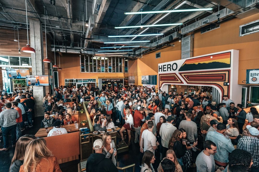 11 Riveting Sports Bars In Dallas To Watch The Big Game