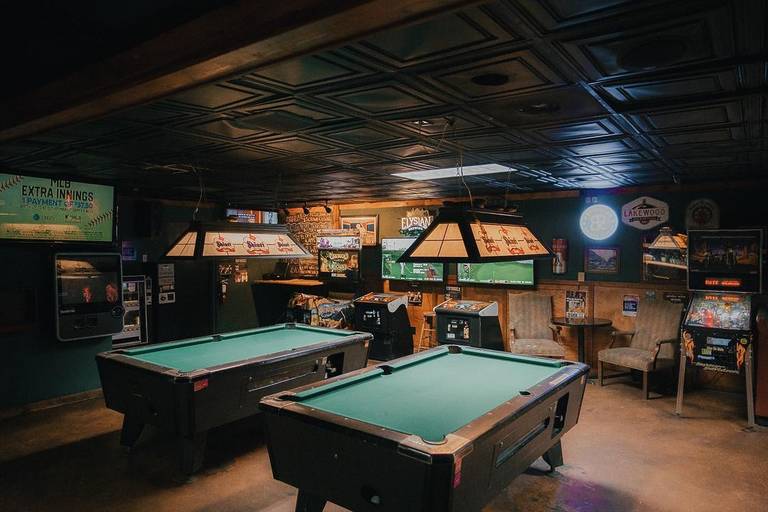 11 Riveting Sports Bars In Dallas To Watch The Big Game