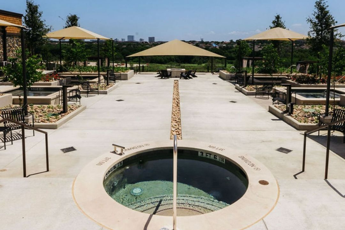 Texas's First Outdoor Mineral Springs Opens In Dallas Area