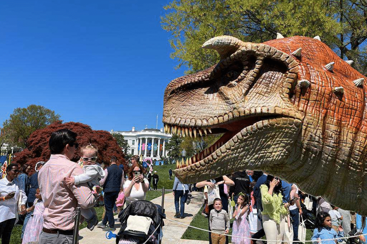 The White House Gets A Visit By Massive Dinosaur Replicas