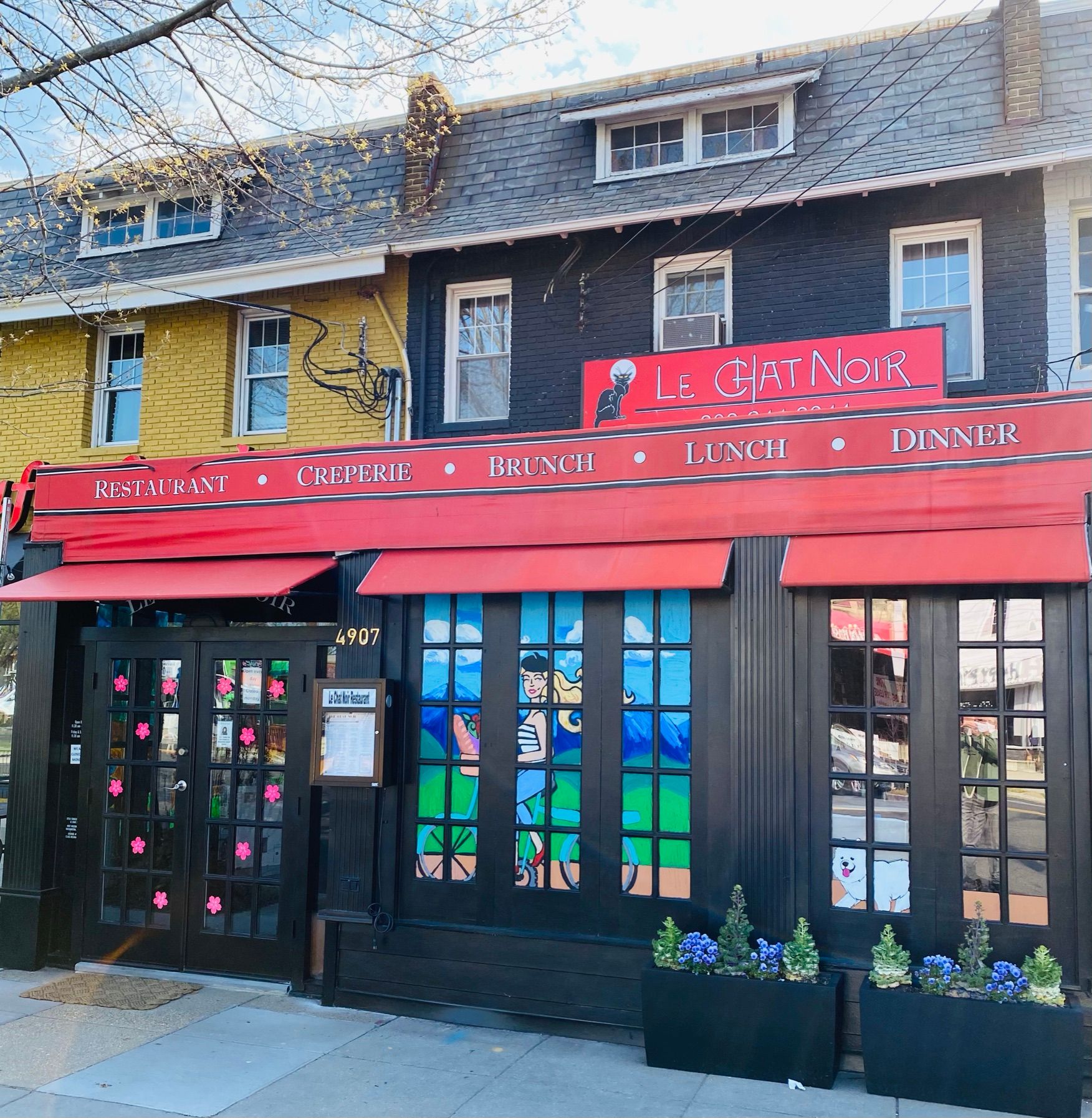 10 Fab French Restaurants In DC That'll Transport You To Paris