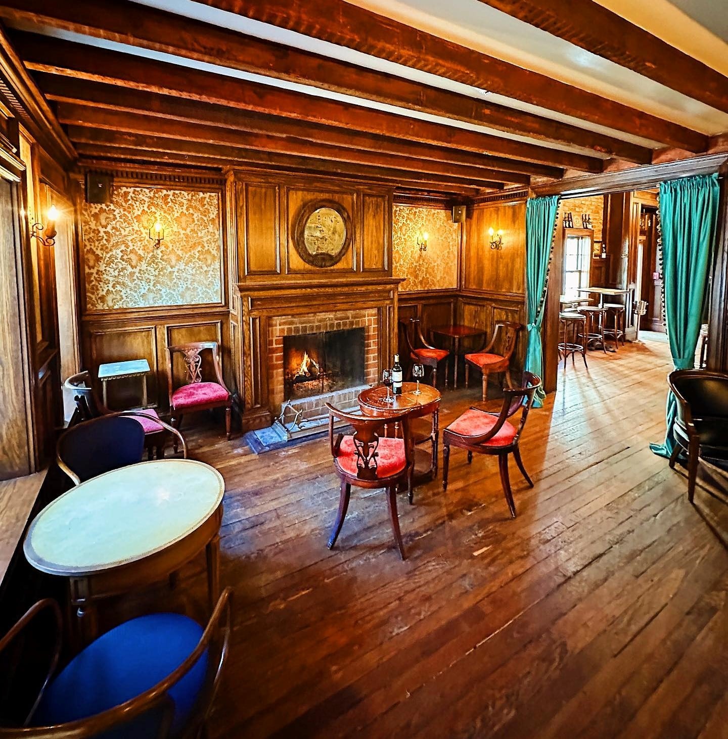 10 Fab French Restaurants In DC That'll Transport You To Paris