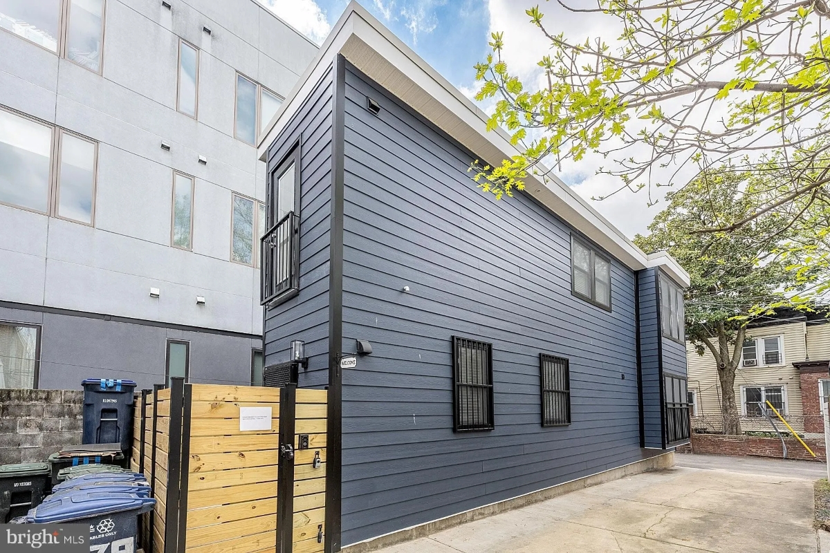 A 6ft Wide Home In Washington, D.C. Is On Sale For Only $500k