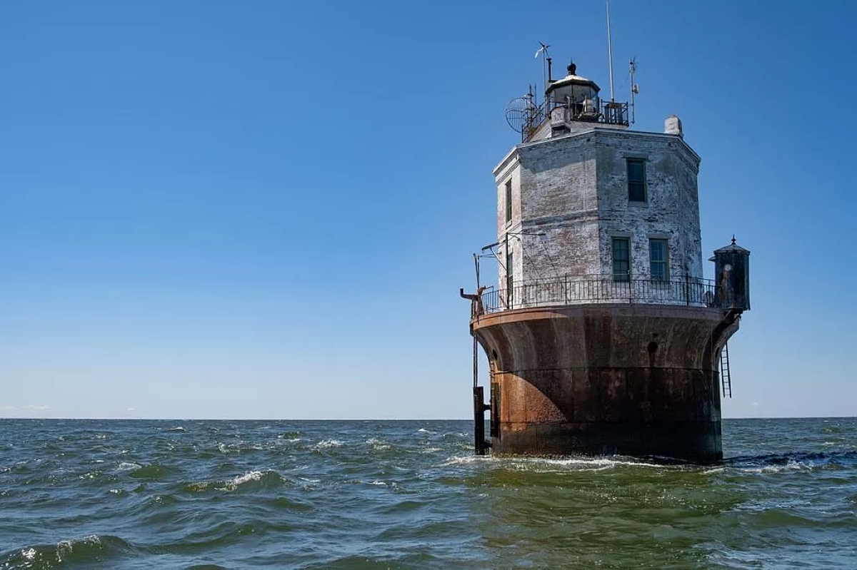 This Lighthouse For Sale Near D.C. Is Our New Dream Home