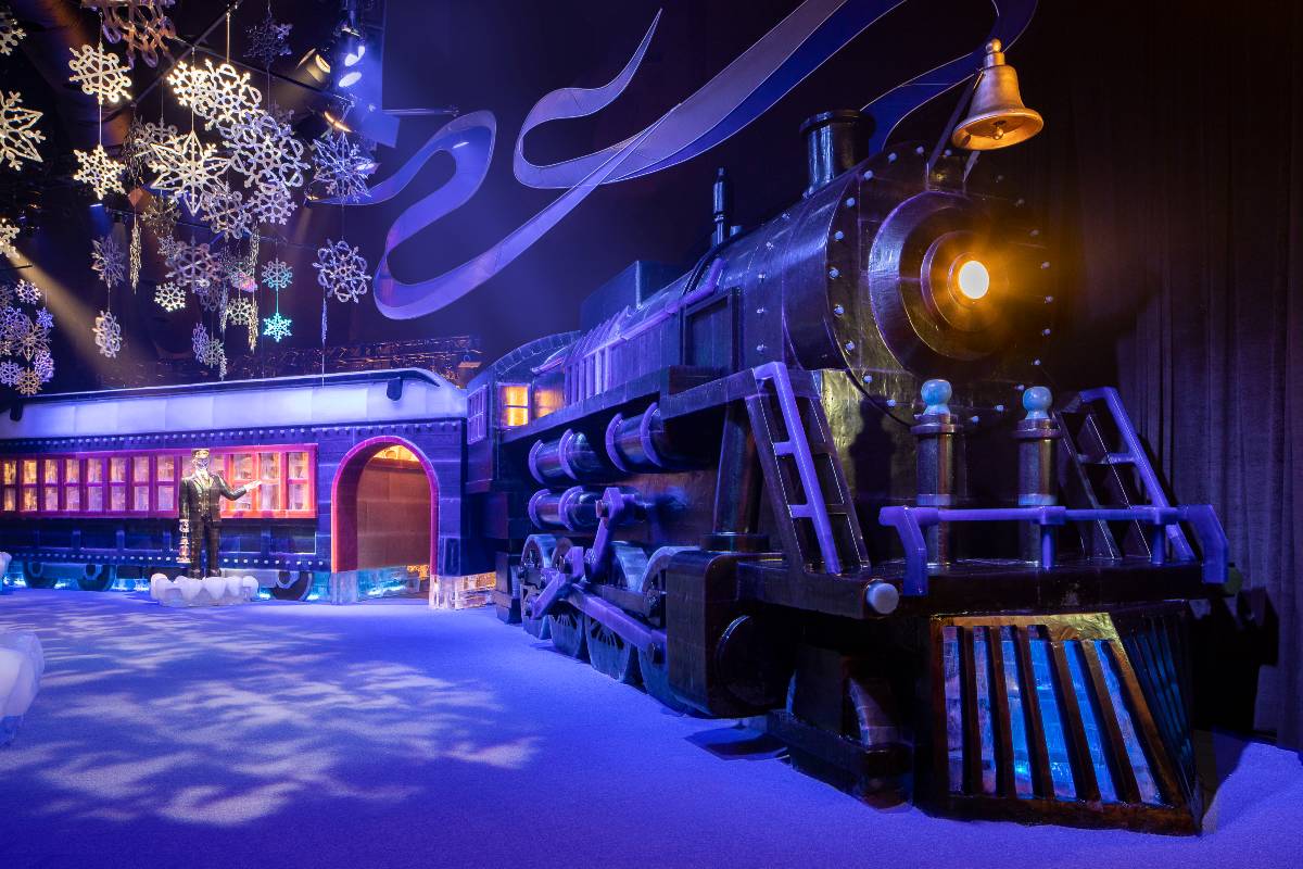 Gaylord National Resort Transforms Into A Winter Wonderland
