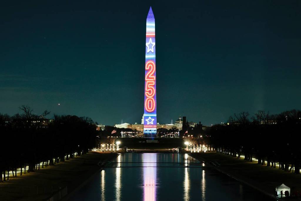 The Washington Monument Glows As The 'World’s Tallest Birthday Candle ...