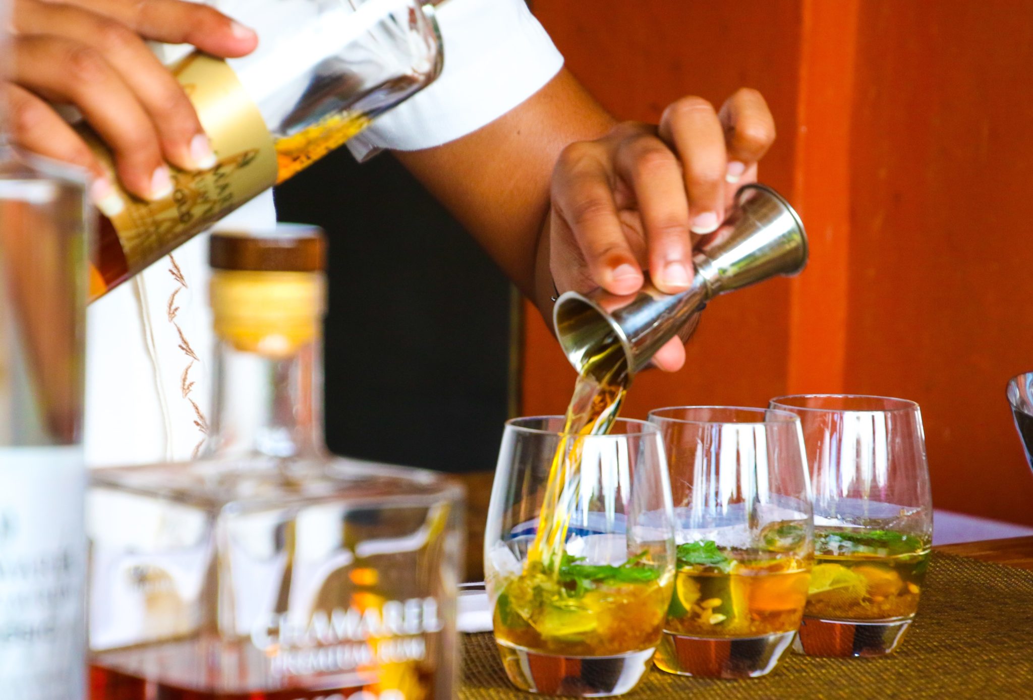 8 Snazzy Cocktail Bars To Visit In Detroit