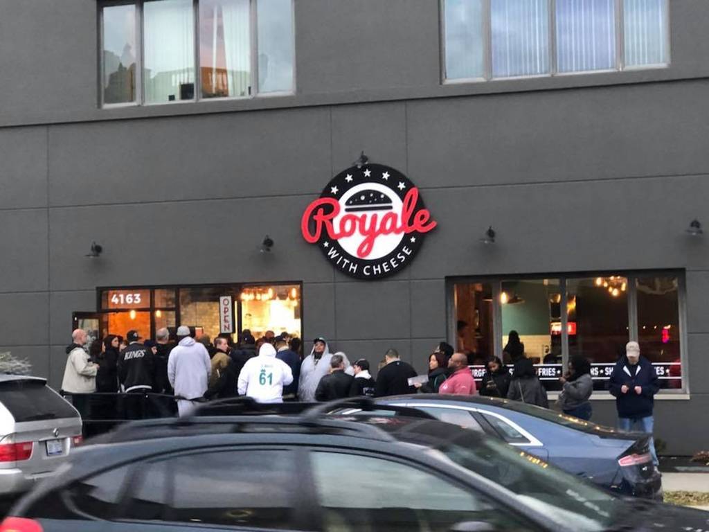 9 Brilliant Burger Joints In Detroit With Drool-Worthy Burgers