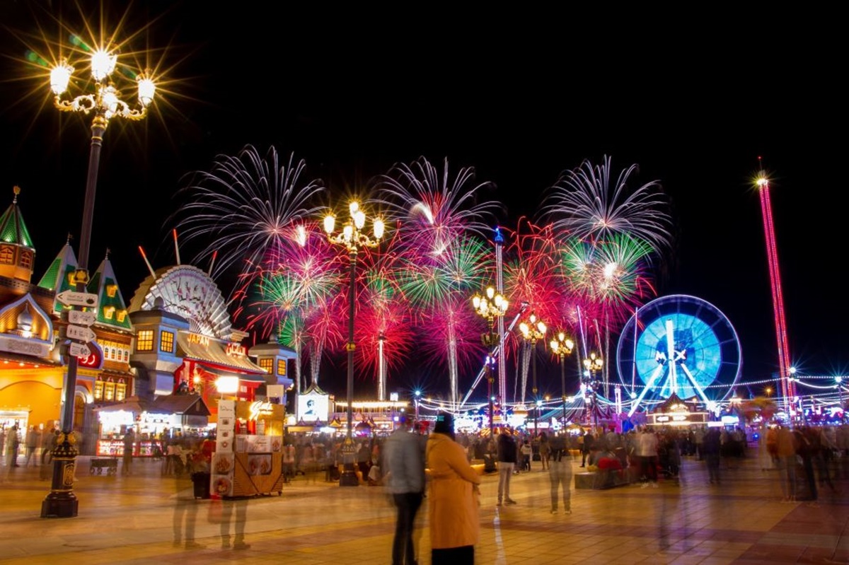 UAE National Day Fireworks Shows In Dubai, Abu Dhabi & UAQ