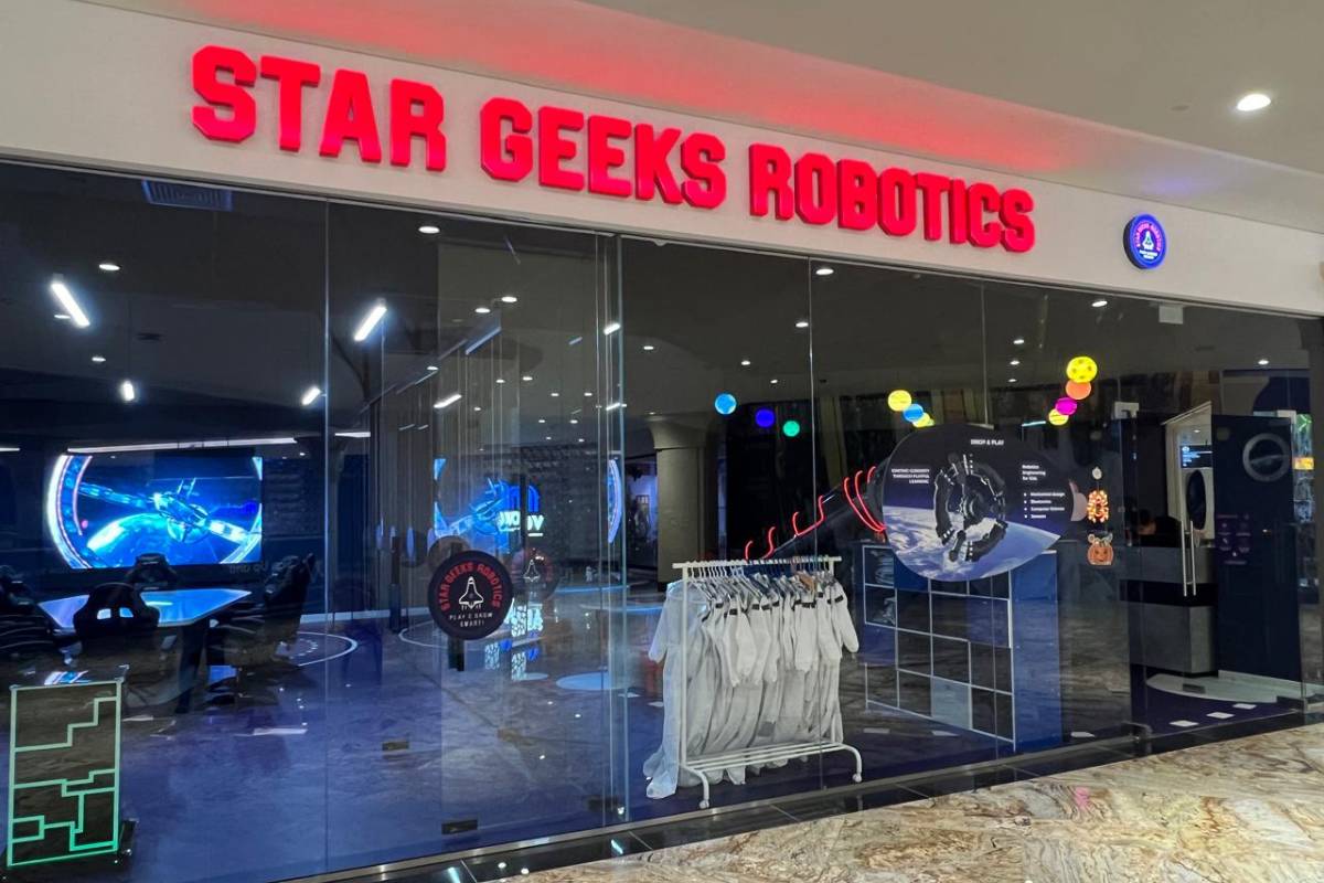 Star Geeks Robotics: Smart Playground Engages Kids in Learning