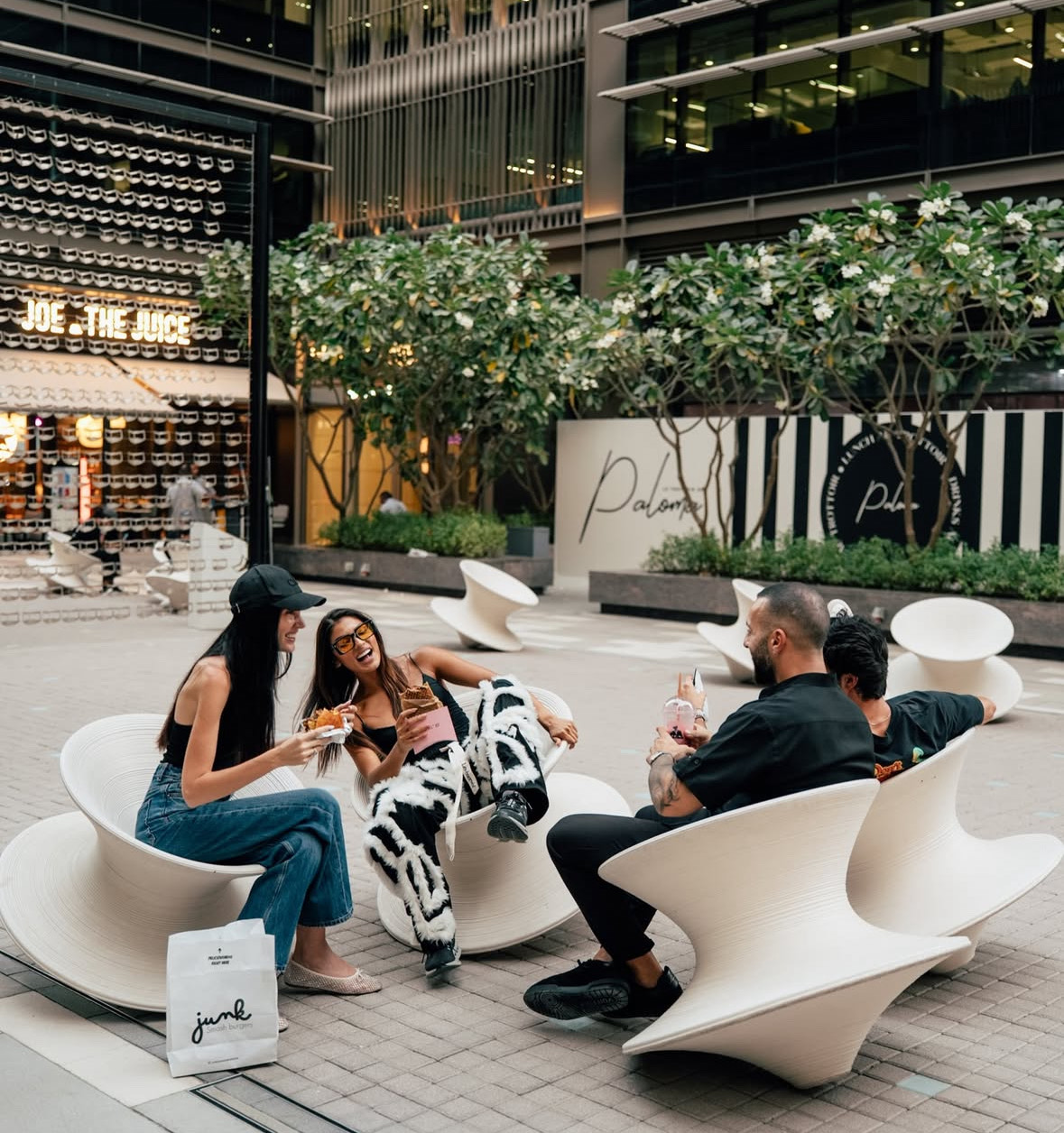 Alles wat je moet weten over The Street That Never Sleeps - met ...