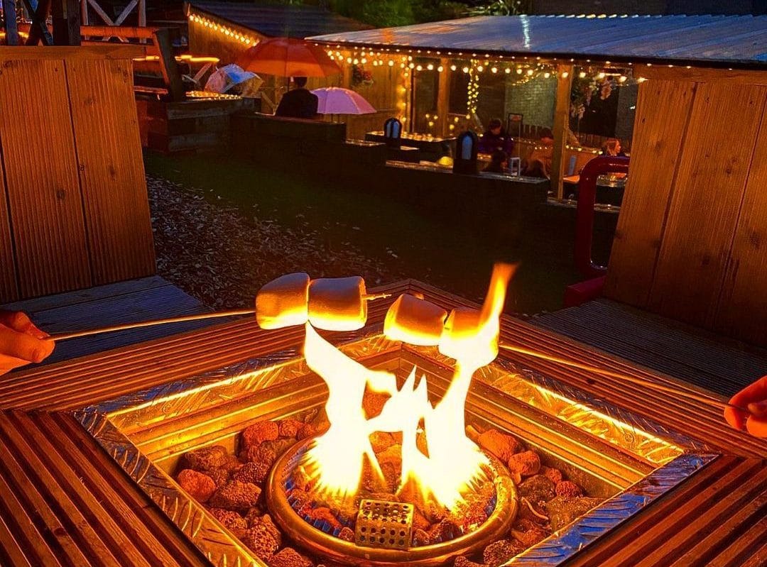 This Glasgow Bar Is Screening The Love Island Final, And It Even Has ...