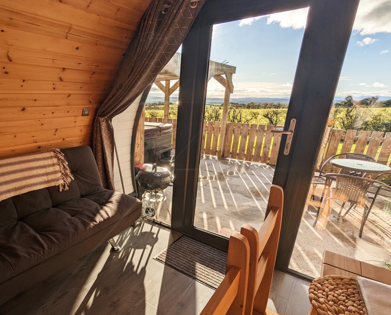 These Glamping Pods With Hot Tubs Less Than An Hour From Glasgow Offer ...
