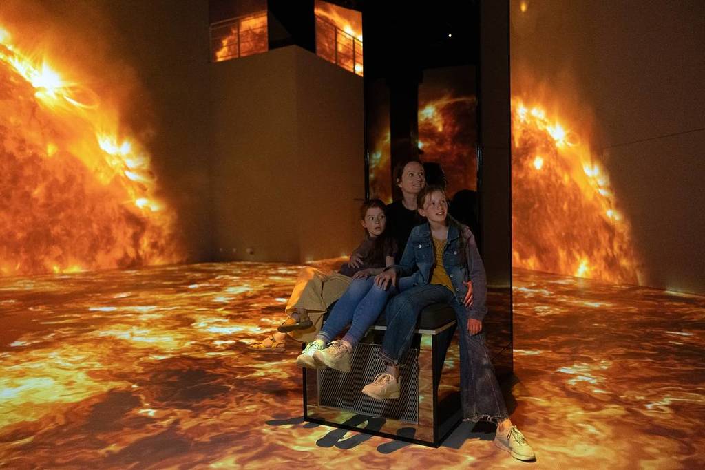 „Kosmos“, das immersive Weltraum-Erlebnis in Hamburg