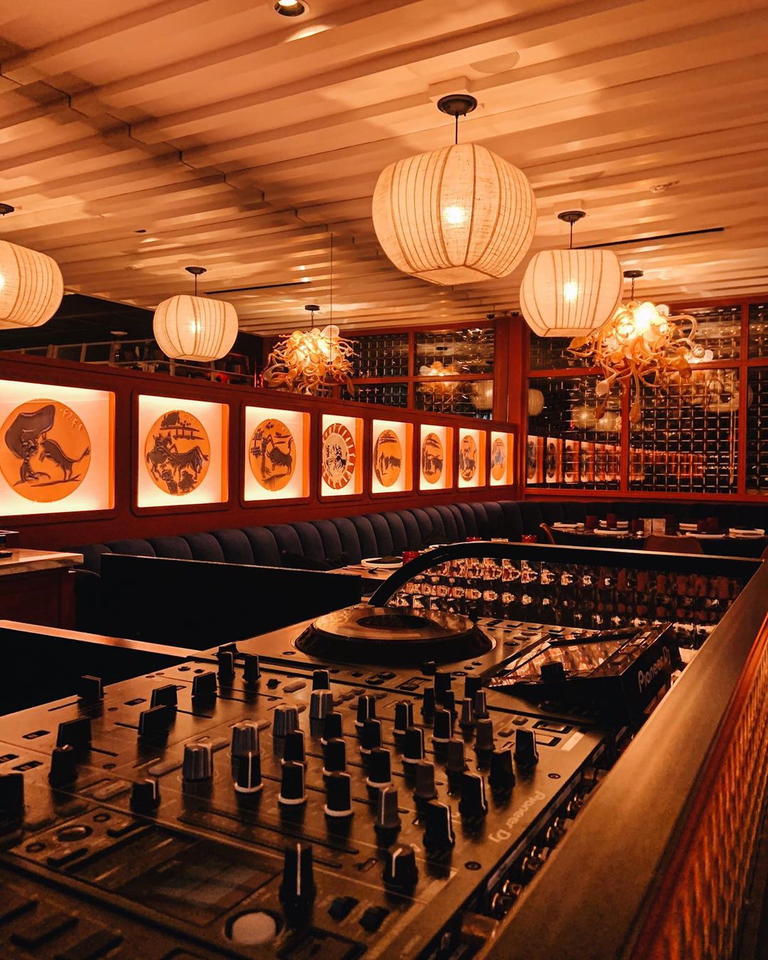 This Clubby Restaurant In Houston Will Transport You To A Spanish ...