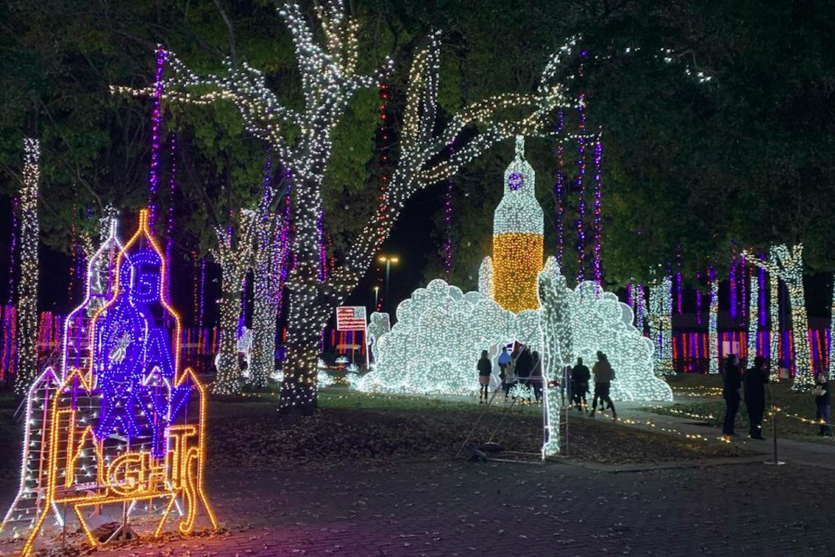 12 Enchanting Christmas Light Displays In Houston 2024