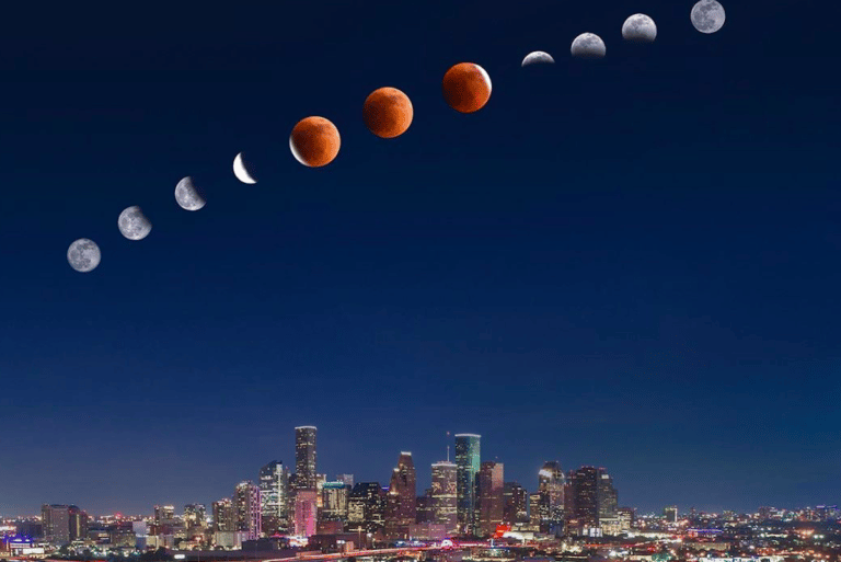 Texas Skies To Host The Spectacular Phenomenon Of The First Supermoon ...