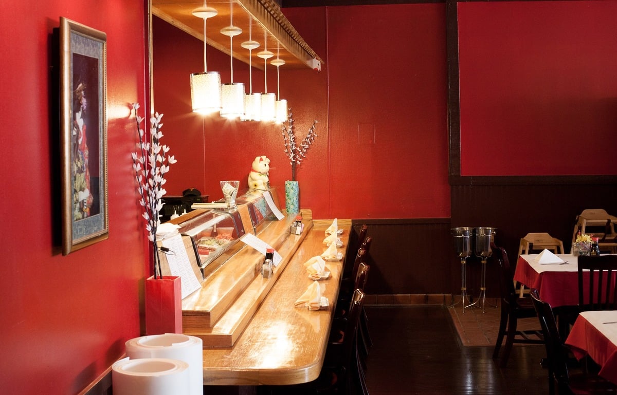 11 Thai Restaurants In Houston That'll Transport You To Bangkok