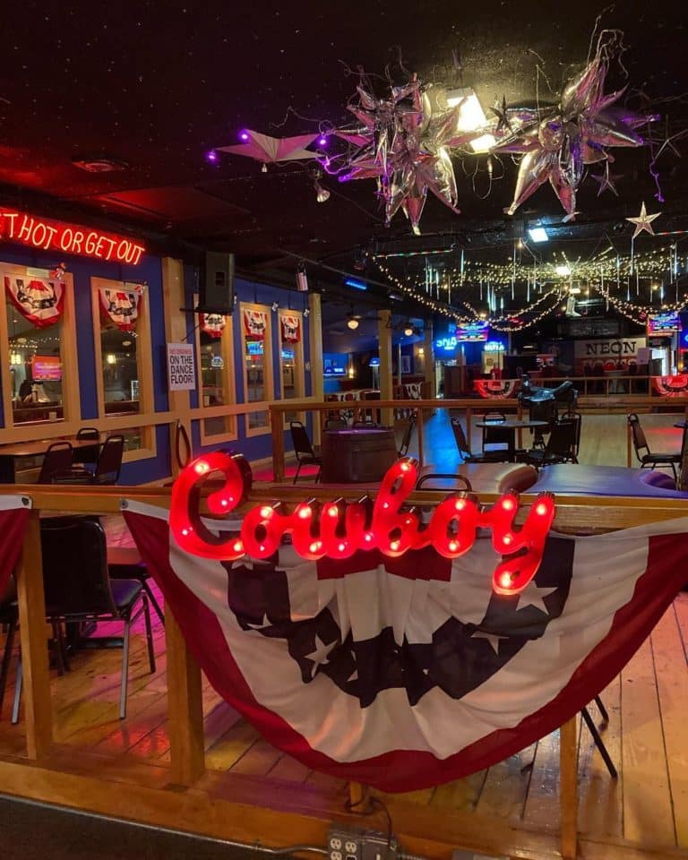 10 Of The Best LGBTQ+ Bars In Houston