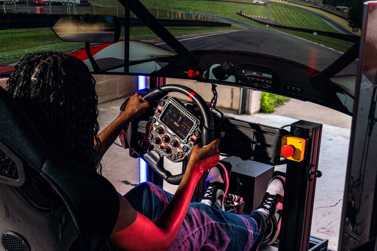 World Class Racing Simulator Lounge Coming To Houston March