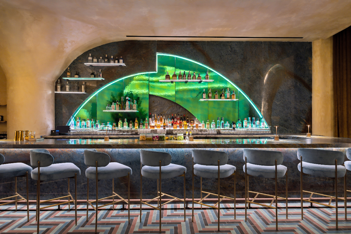 New De Fortune Cocktail Lounge In Houston Has Mystical Aura