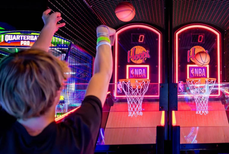 Hooky Entertainment Opens Mega-Facility In Houston Area: IMAX, Bowling ...