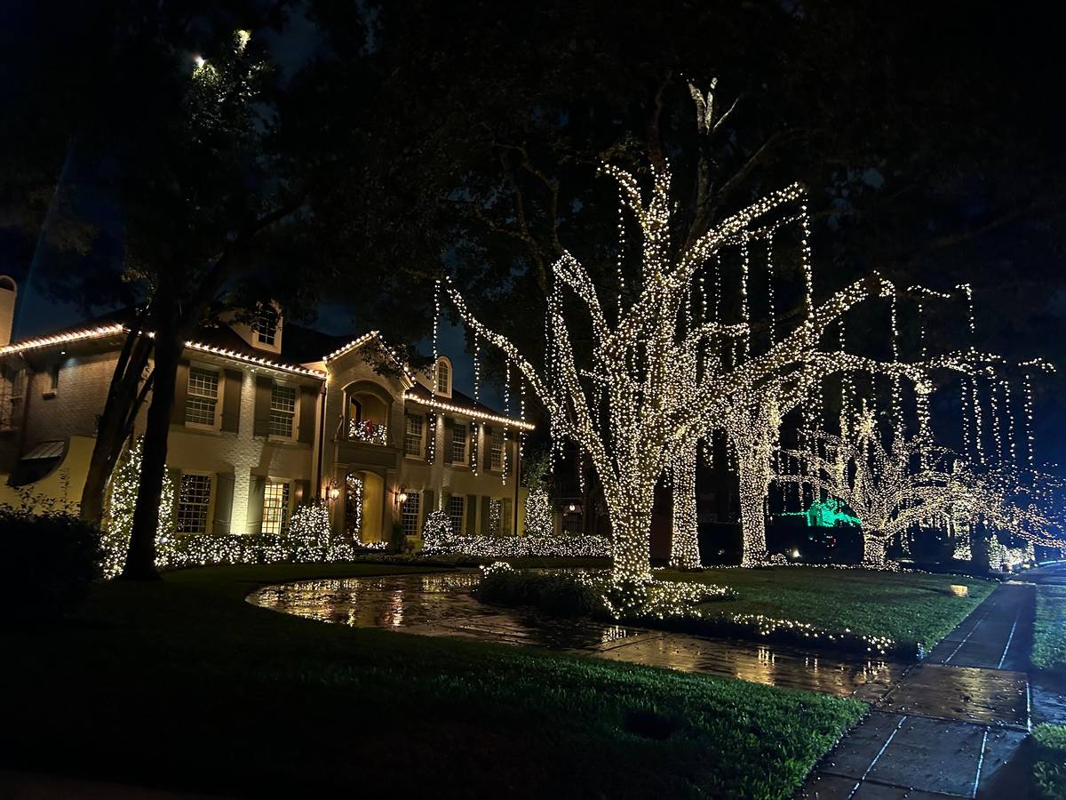 Houston's Grandest Holiday Tradition: Your Guide to Cruising the River ...