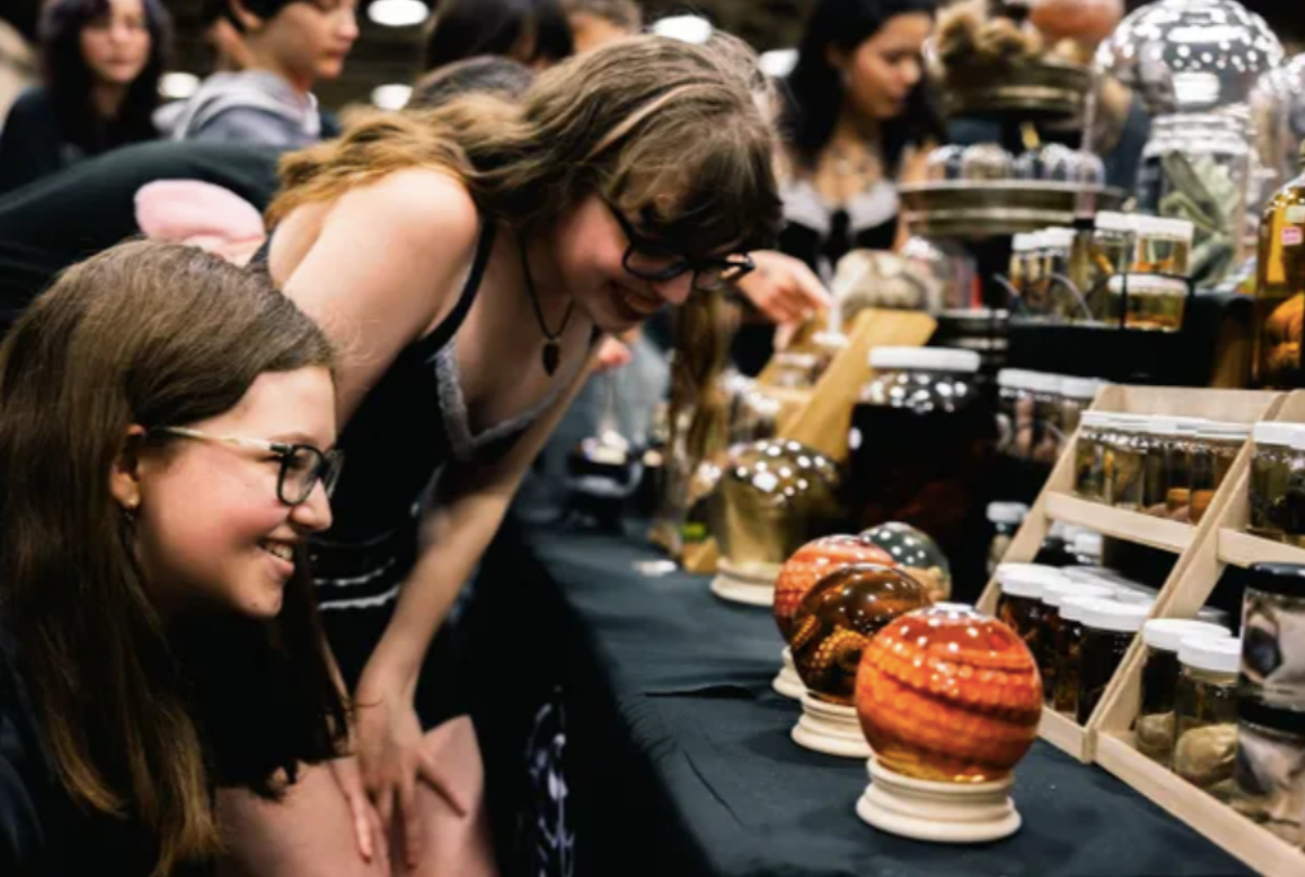 Keep It Weird: The Oddities & Curiosities Expo Brings Massive Bizarre ...