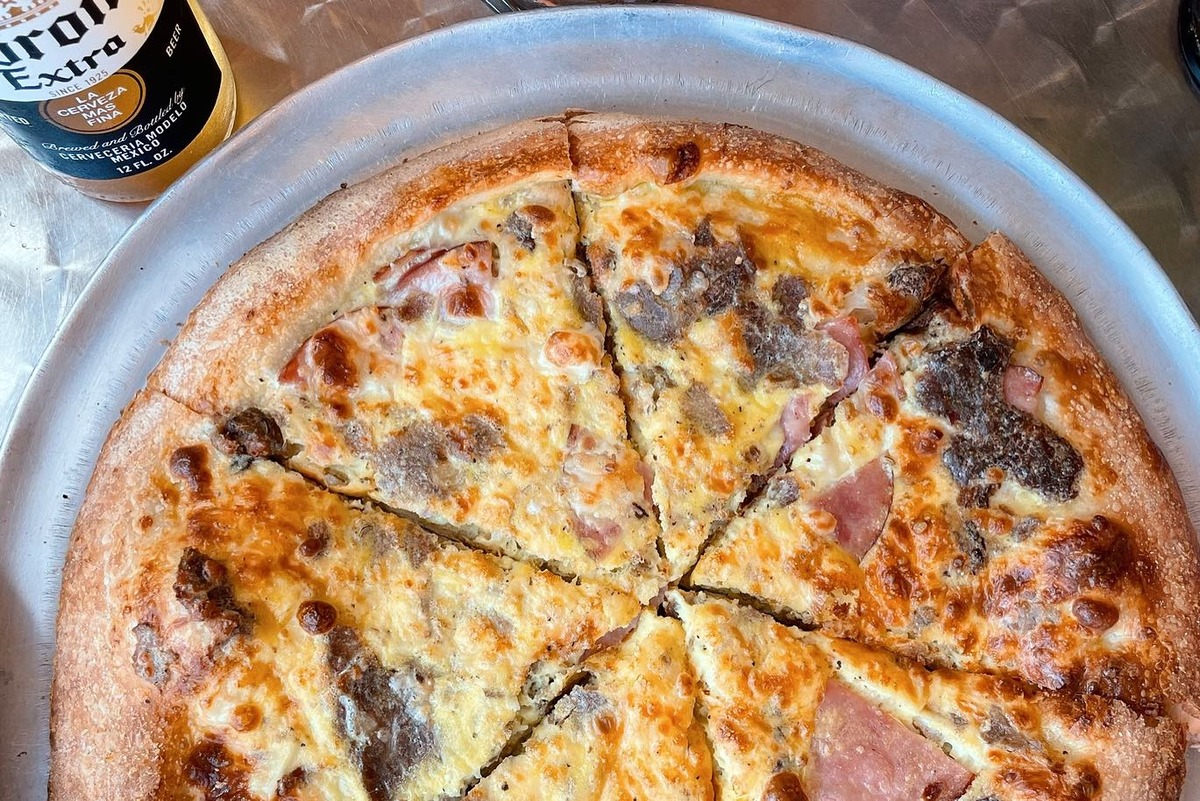 9 Of The Best Pizza Joints In Jacksonville For A Slice Of The Action
