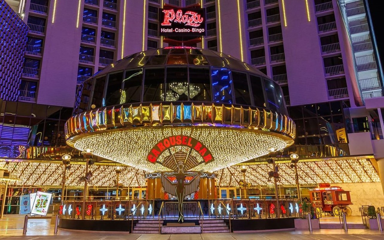 There's A Dazzling Carousel-Themed Bar At Plaza Hotel And Casino
