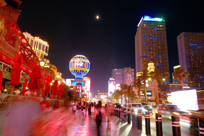How to catch the extremely rare Blue Moon In Las Vegas this May — best ...