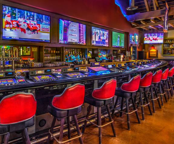 Las Vegas lands 3 sports bars on Yelp’s top 100 list, with one ranked no. 2