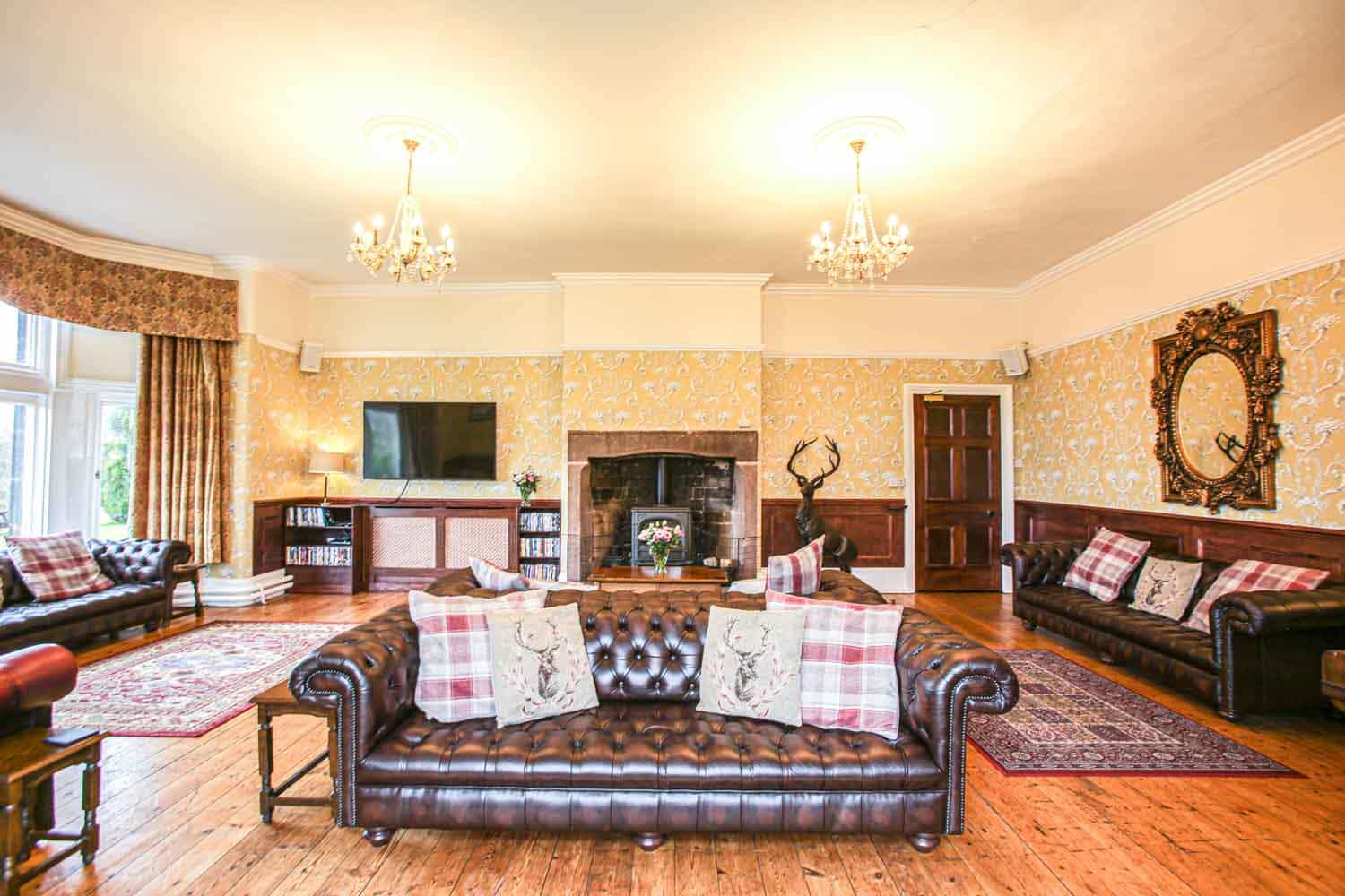 Big Party Houses Near London - 8 Luxurious Places To Go Wild In The Country