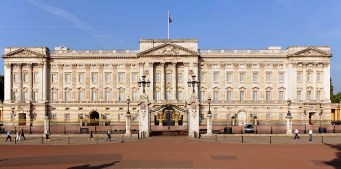 You can soon sleep inside one of London’s most famous monuments ...