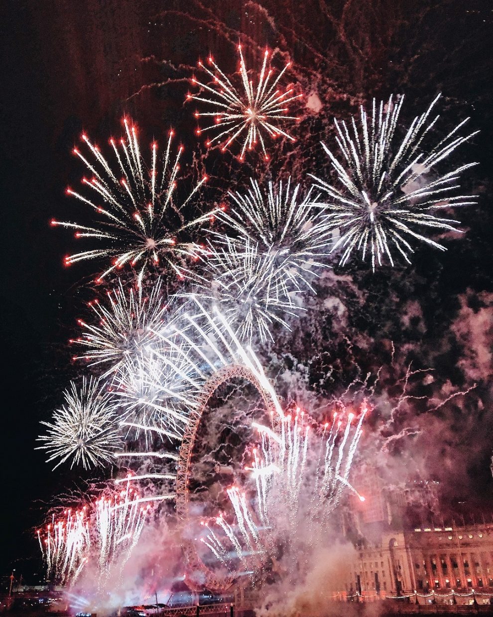 In Pictures: Just 21 Spectacular Photos Of London's New Year's Eve ...