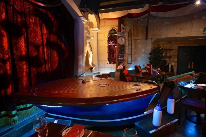 Bunga Bunga: Raucous Italian Restaurant Where The Party Never Stops