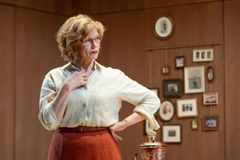 Review: 'Vassa' At The Almeida Theatre