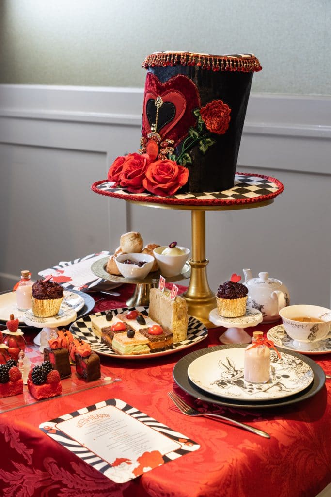 Fall Down The Rabbit Hole And Enjoy This Alice In Wonderland-Inspired ...