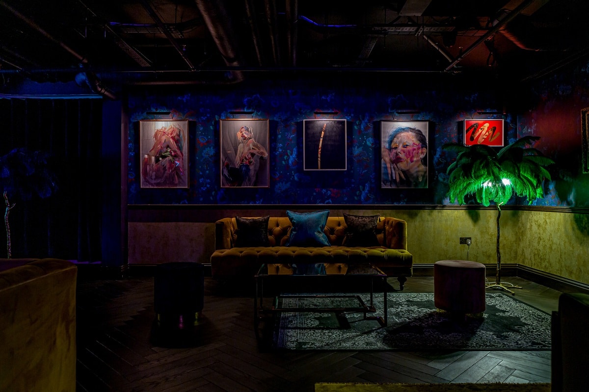 Park Row: DC-Themed Comic Book Restaurant Has Opened In London