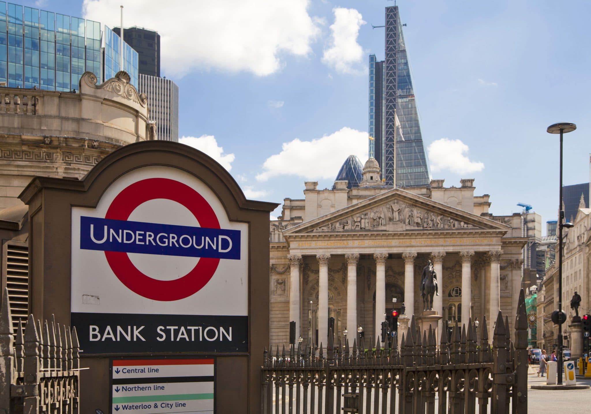 40 Things You Need To Know To Survive Living In London