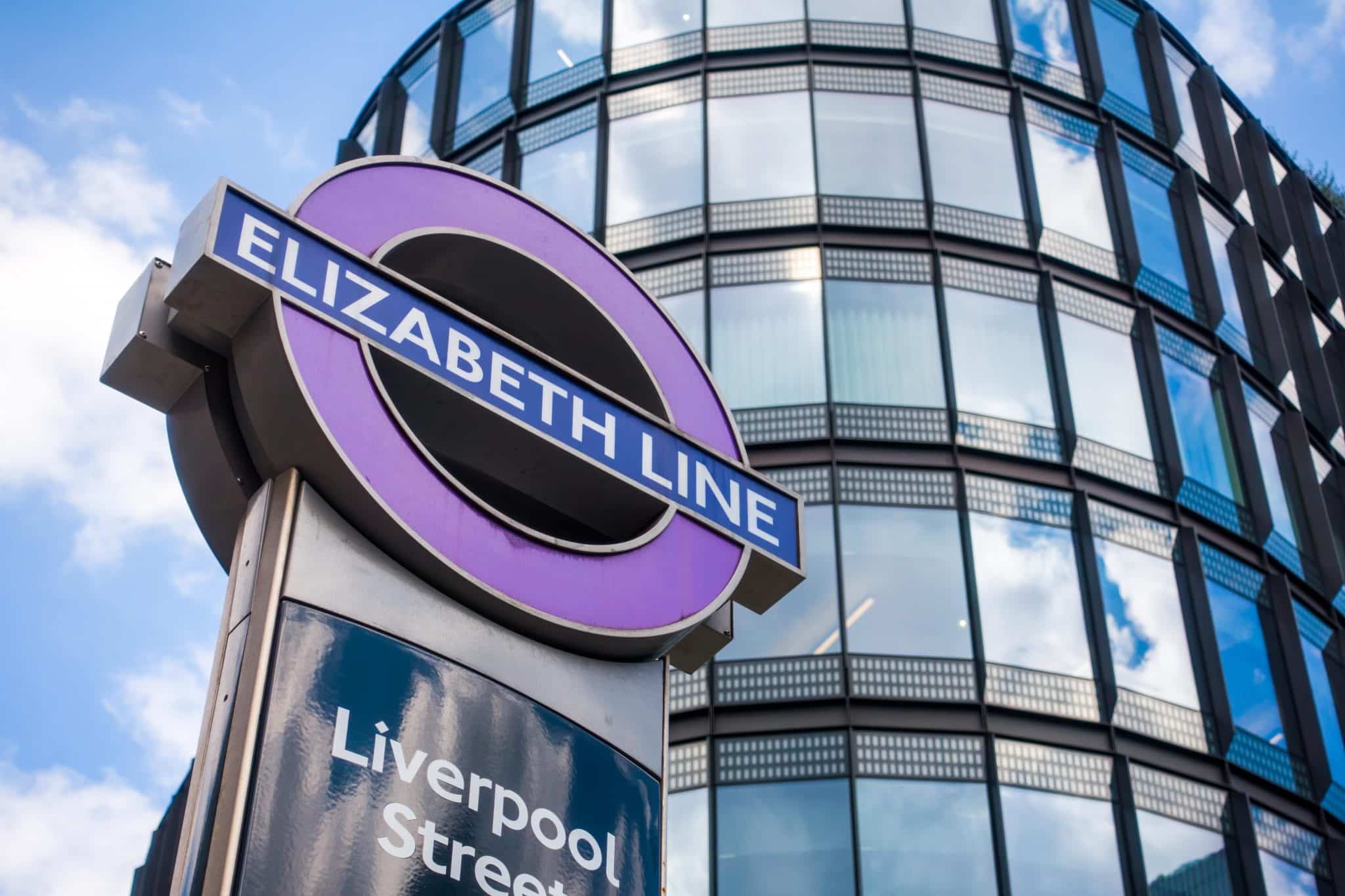 The Elizabeth Line Will Run This Sunday To Help People Pay Respects To ...