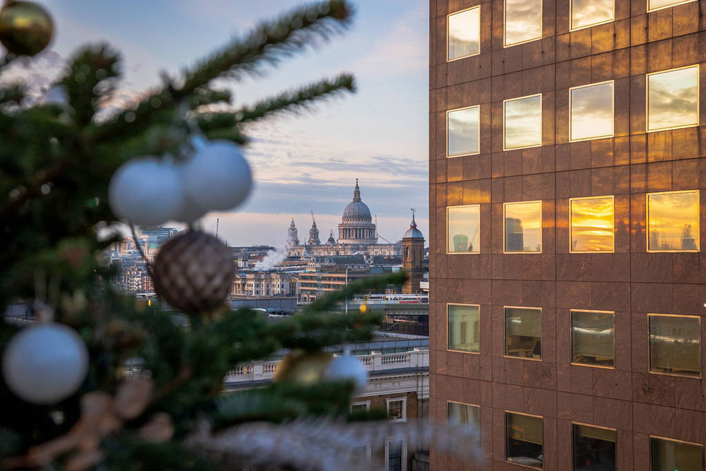 London Bridge Rooftop Bar Has Has Its Annual Festive Makeover