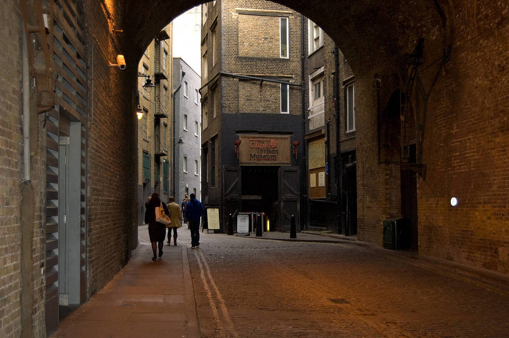 13 Of The Best Ghost Tours In London For A Harrowing Halloween Activity ...