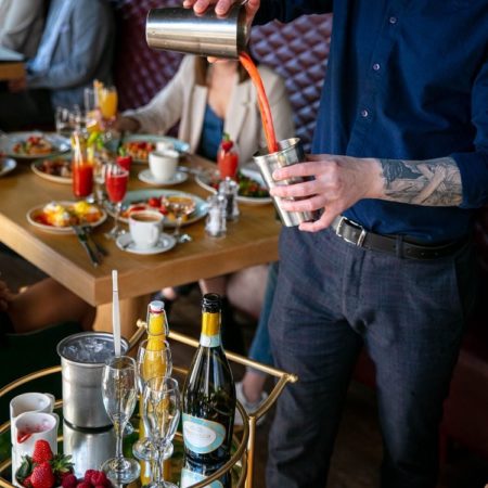 Smith's: A Canalside Restaurant With Delish Bottomless Offerings